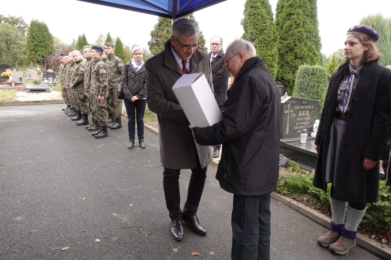 Uroczystość oznaczenia znakiem pamięci Tobie Polsko grobu weterana ...